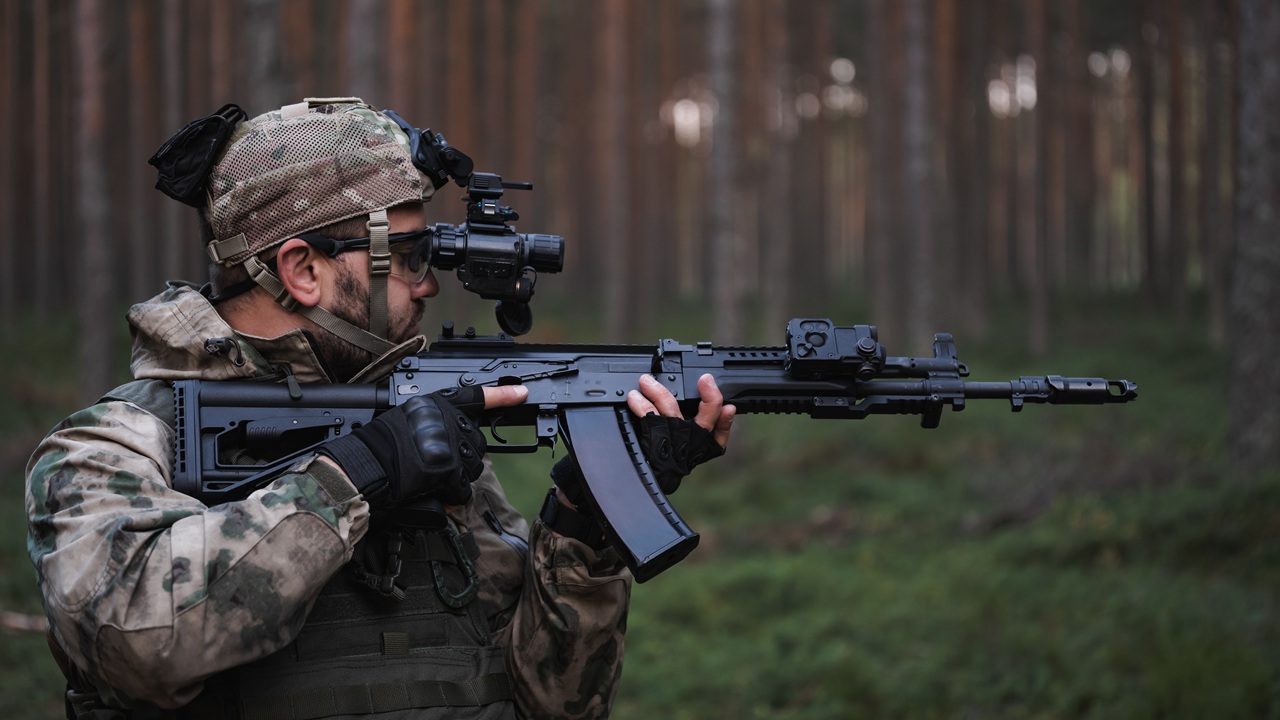 The Russian Army Received Its New AK-12 Assault Rifles—Ahead of Schedule!