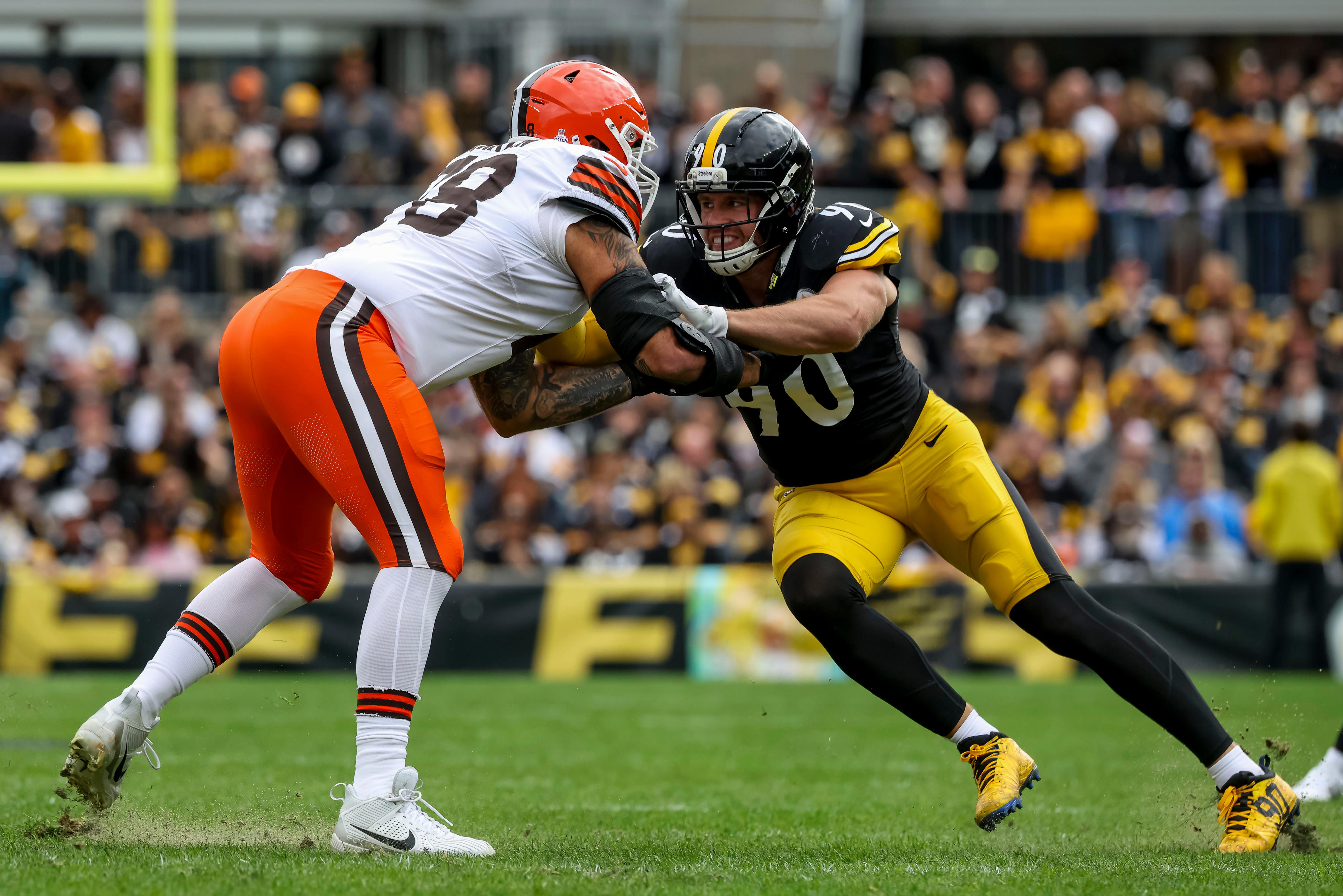 Browns lose both starting offensive tackles to injuries in loss to ...