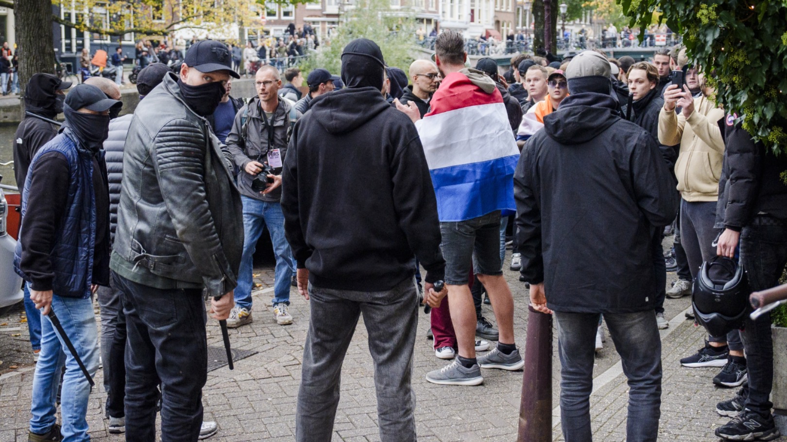 29 aanhoudingen bij protest tegen immigratie in Amsterdam