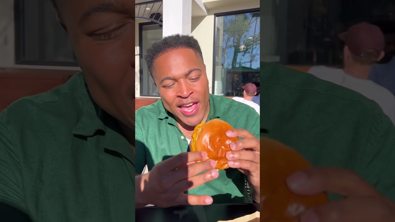 I tried kids eat free at Kevin Hart’s restaurant! 🍔