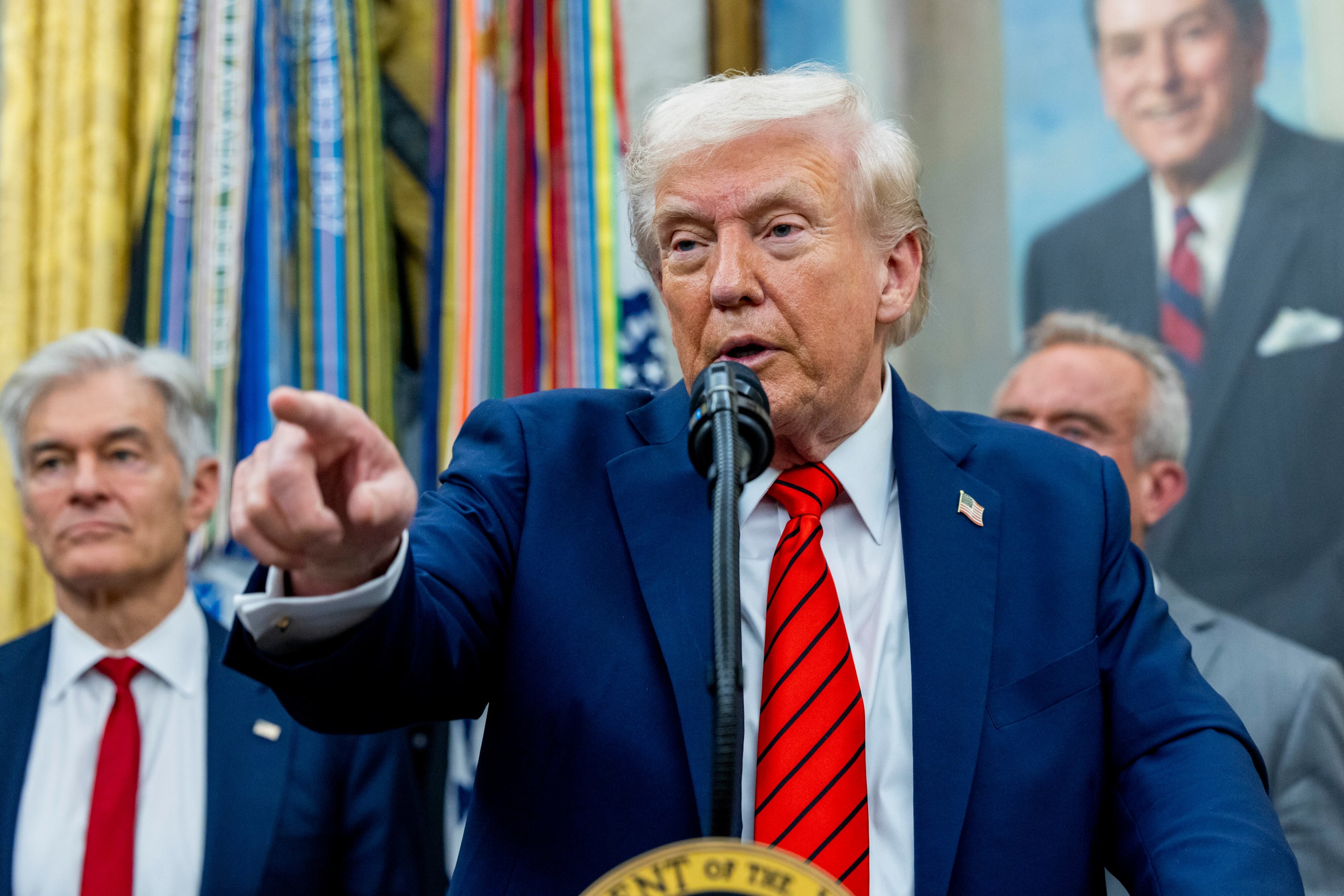 KOSPI Falls Below 3,600 on U.S.-China Trade Tensions