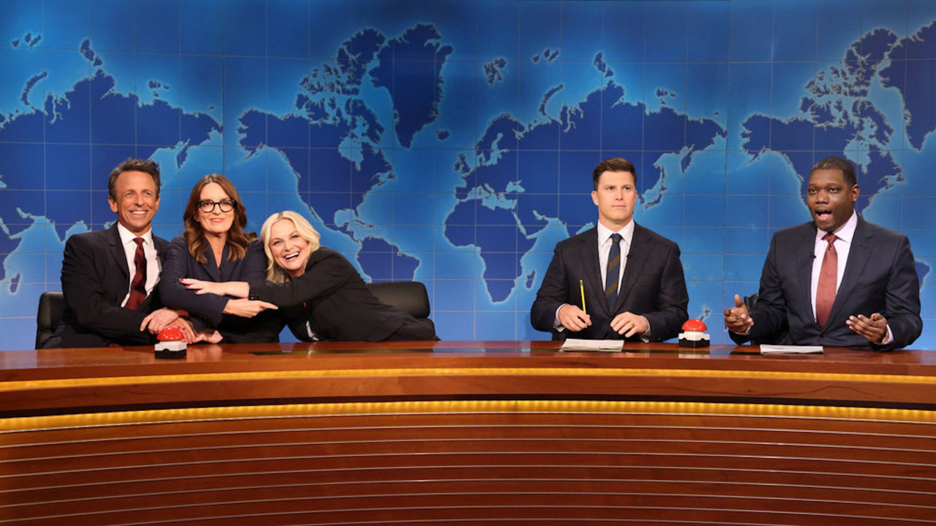 Amy Poehler and Tina Fey Reunite on 'Saturday Night Live' for Cold Open