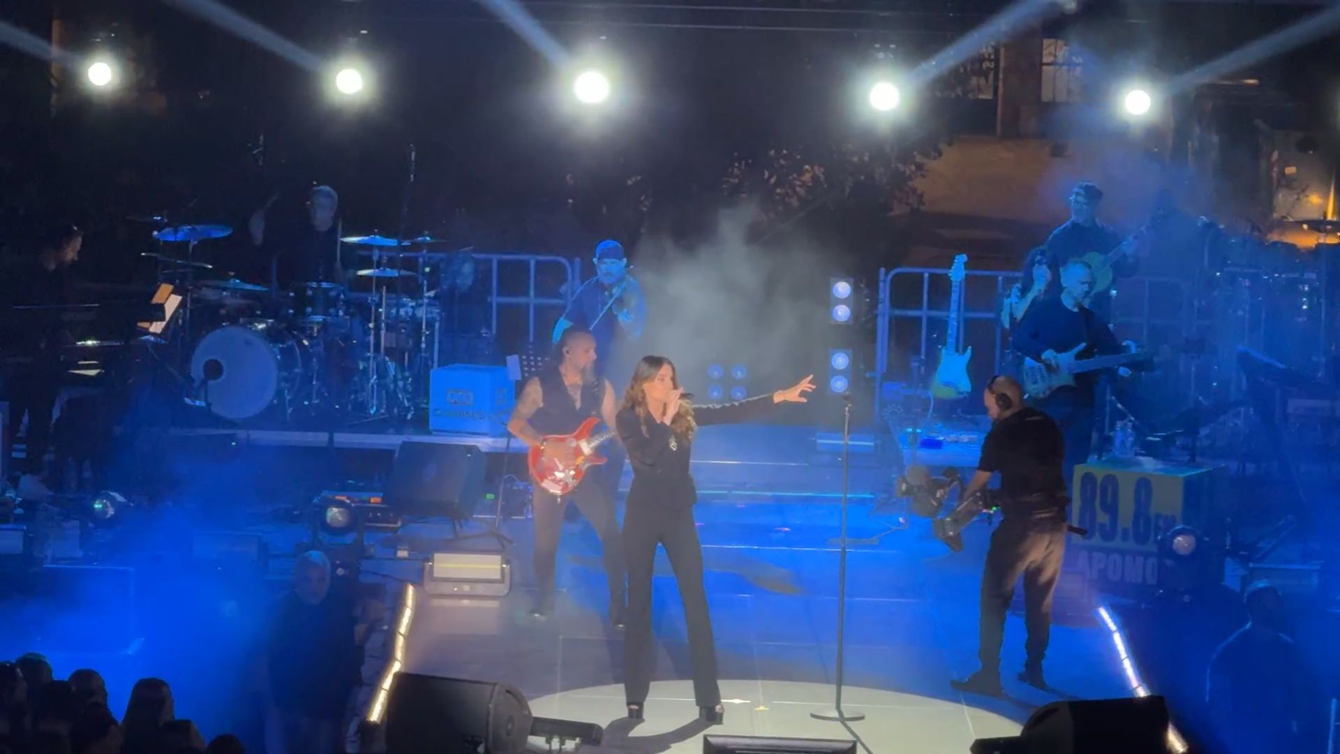 Παυλίνα Βουλγαράκη: «Φέρ’ τα μου όλα» live στο Κατράκειο στη συναυλία ...