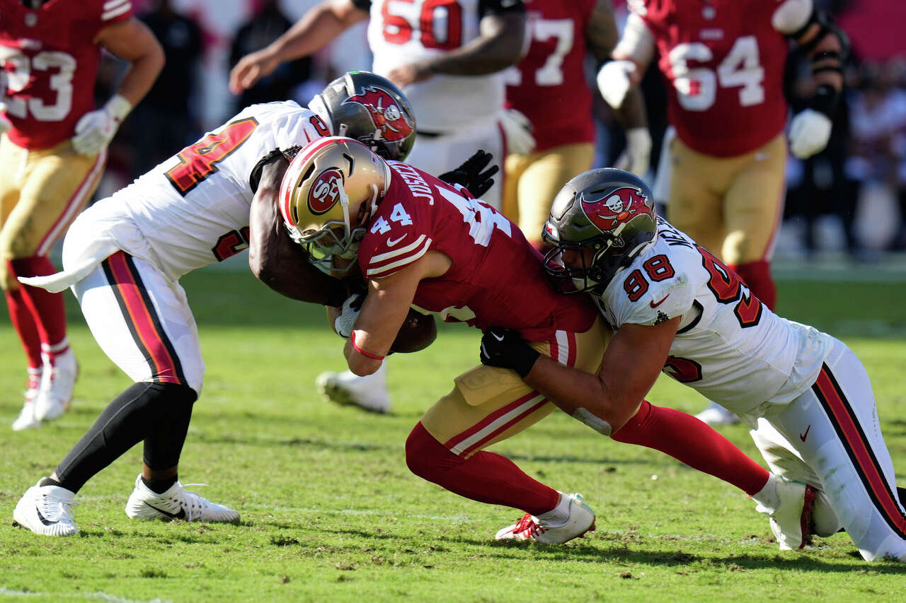 49ers fall 30-19 to Bucs with Fred Warner hurt, Mac Jones ineffective