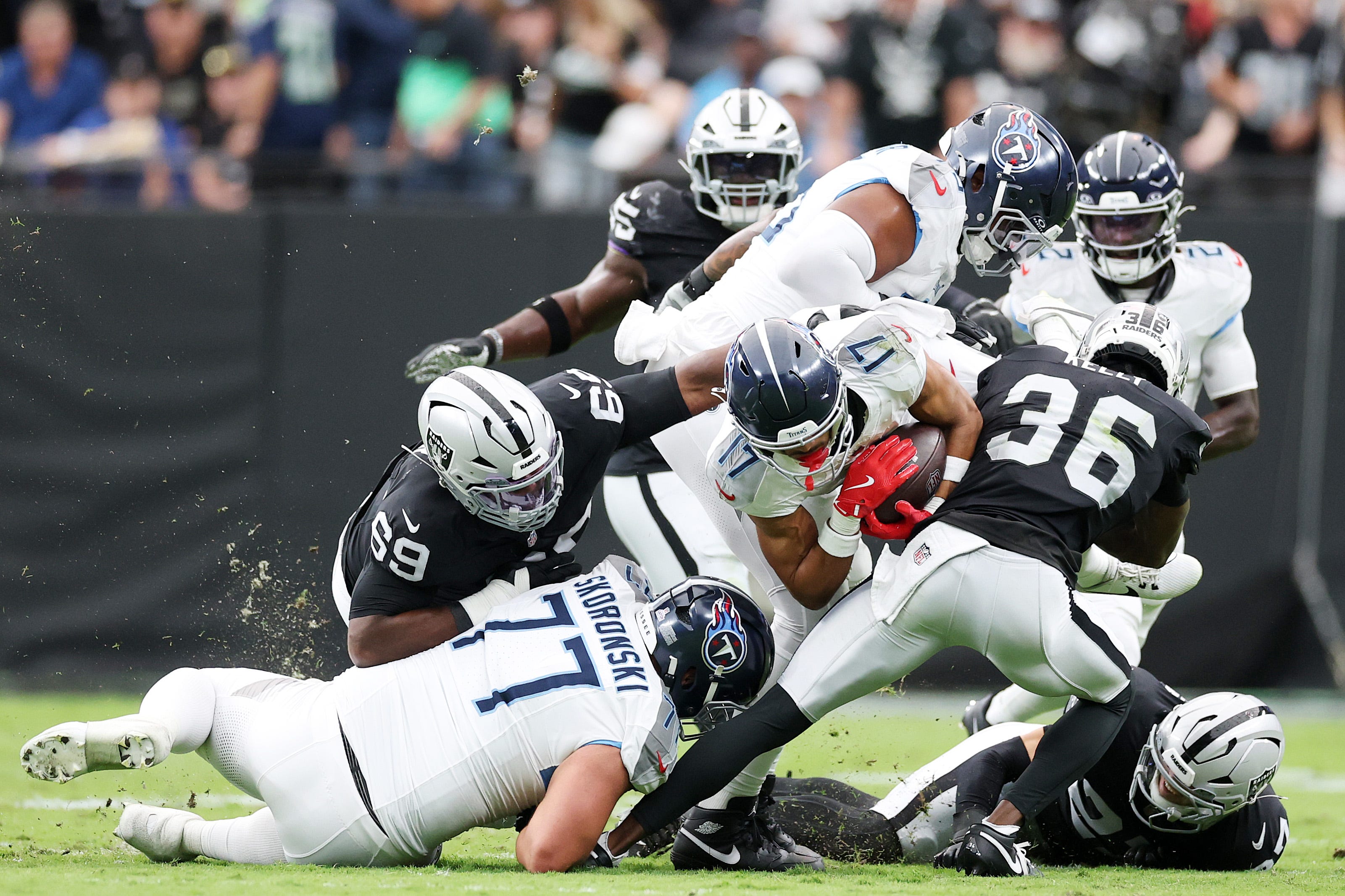 Inside the excruciating details that point to why the Titans' offense ...