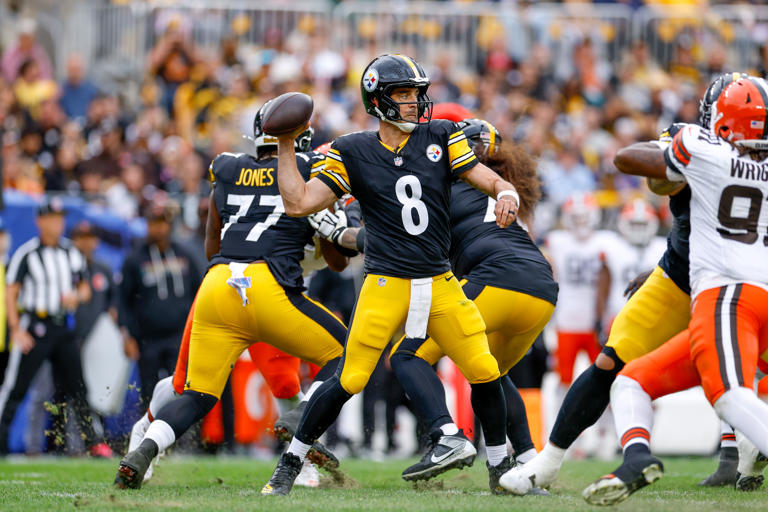 Aaron Rodgers praises LT Broderick Jones after blanking Myles Garrett