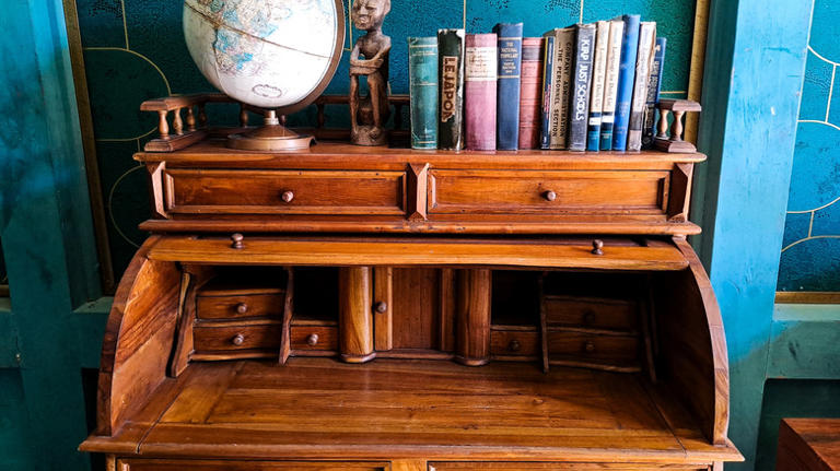 How To Transform A Thrifted Antique Desk Into A Stunning DIY Statement ...