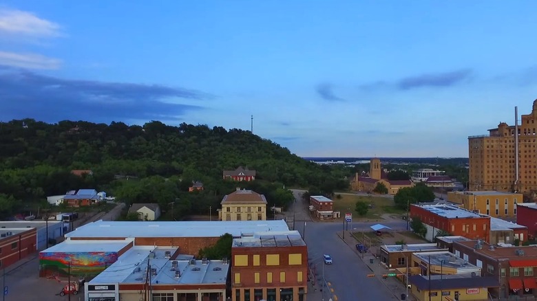 Texas' 'Wellness Capital' Is A Relaxed City With Lakeside Trails, Smoky ...