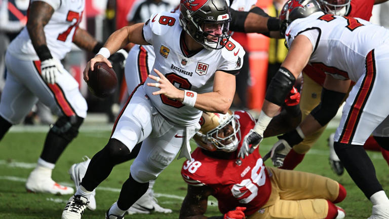 Baker Mayfield tosses 2 touchdown passes, Buccaneers beat the 49ers 30-19