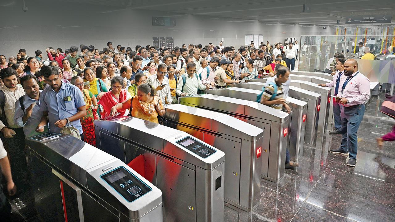 No signal no change: Mumbai Metro Line 3 commuters battle payment woes