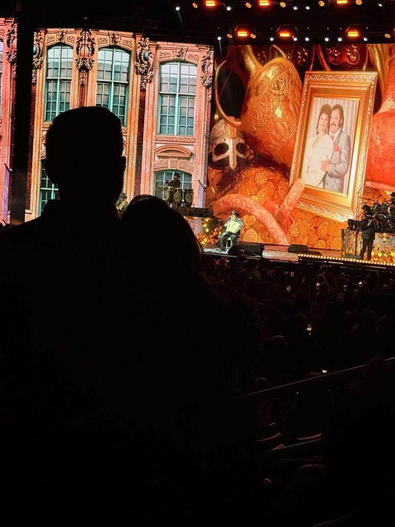 Legend Ramón Ayala joined by Houston mariachis at farewell show