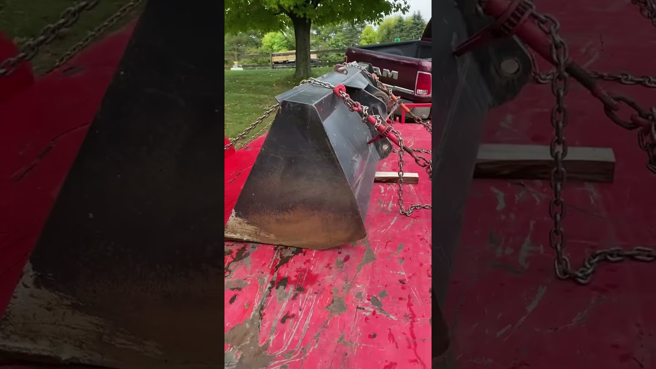 I bought a bucket for my telehandler! 🛠️