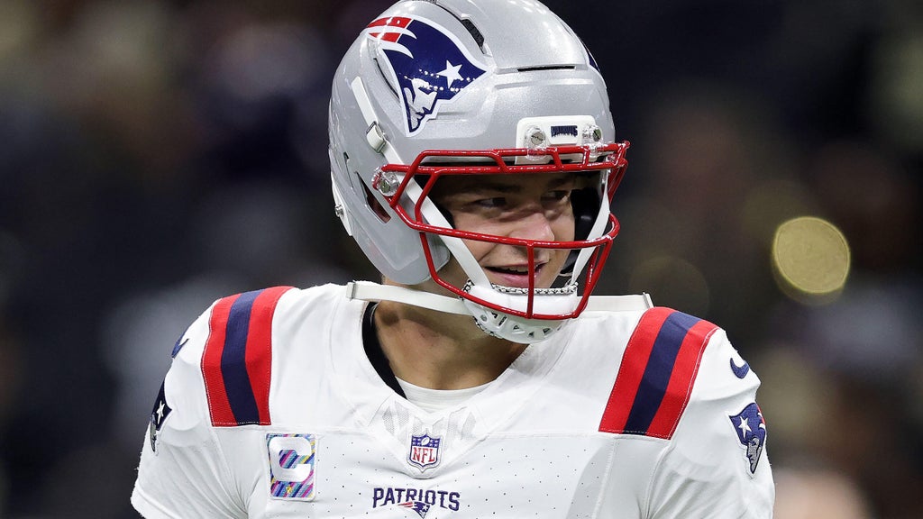 Drake Maye had another strong Sunday for Patriots, including the ...