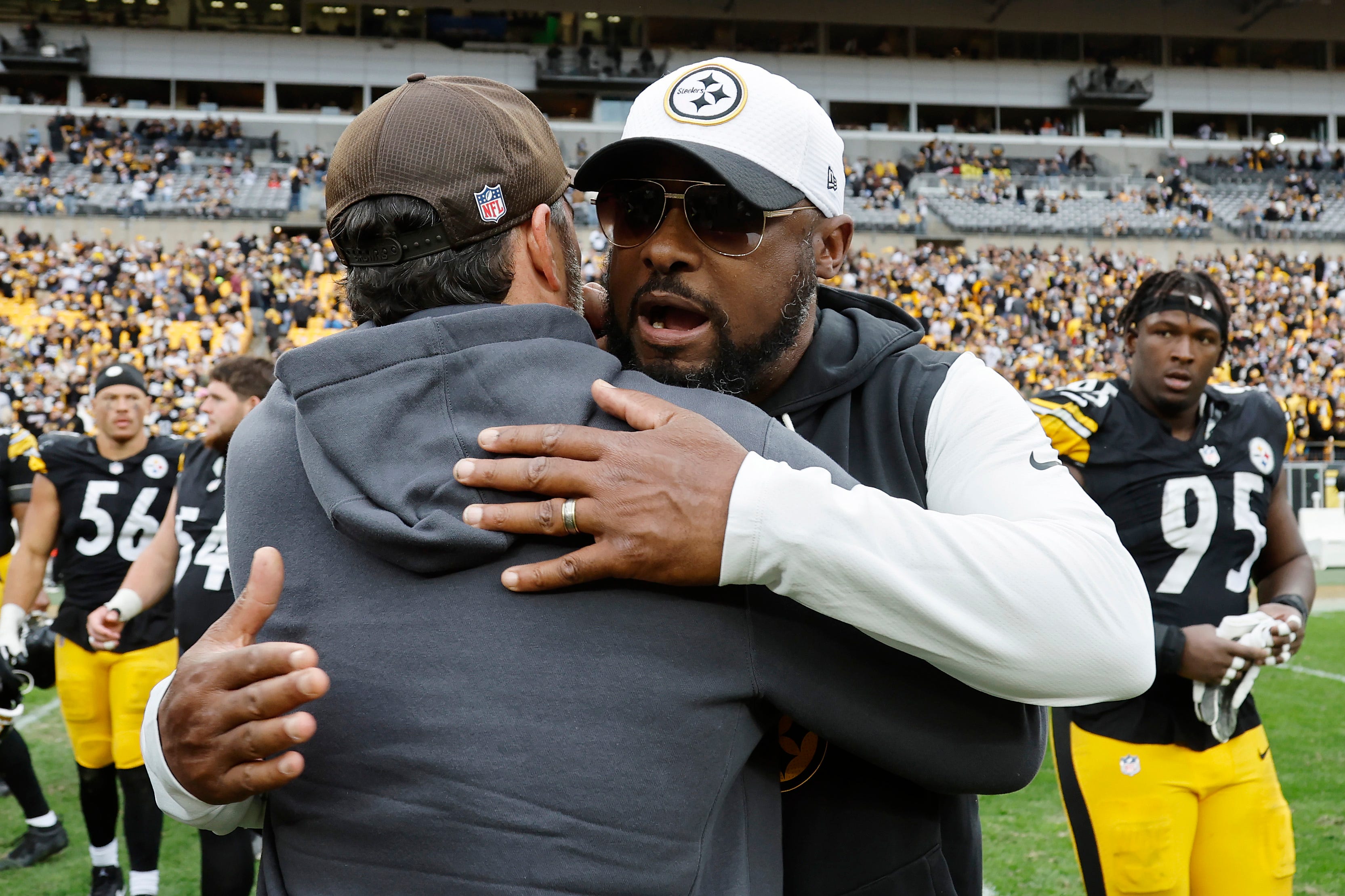 Mike Tomlin steps down as Steelers coach. See his record vs Browns