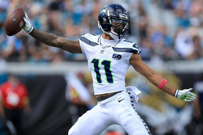 Sam Darnold brilliant again, defense responds, Seahawks win 20-12 at ...