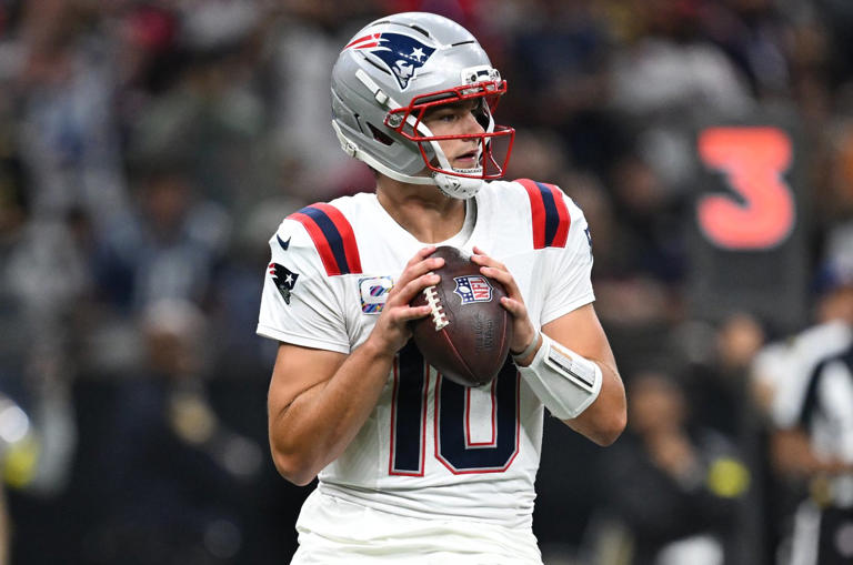 Maye throws 3 TD passes and the Patriots hold on to beat the Saints 25-19