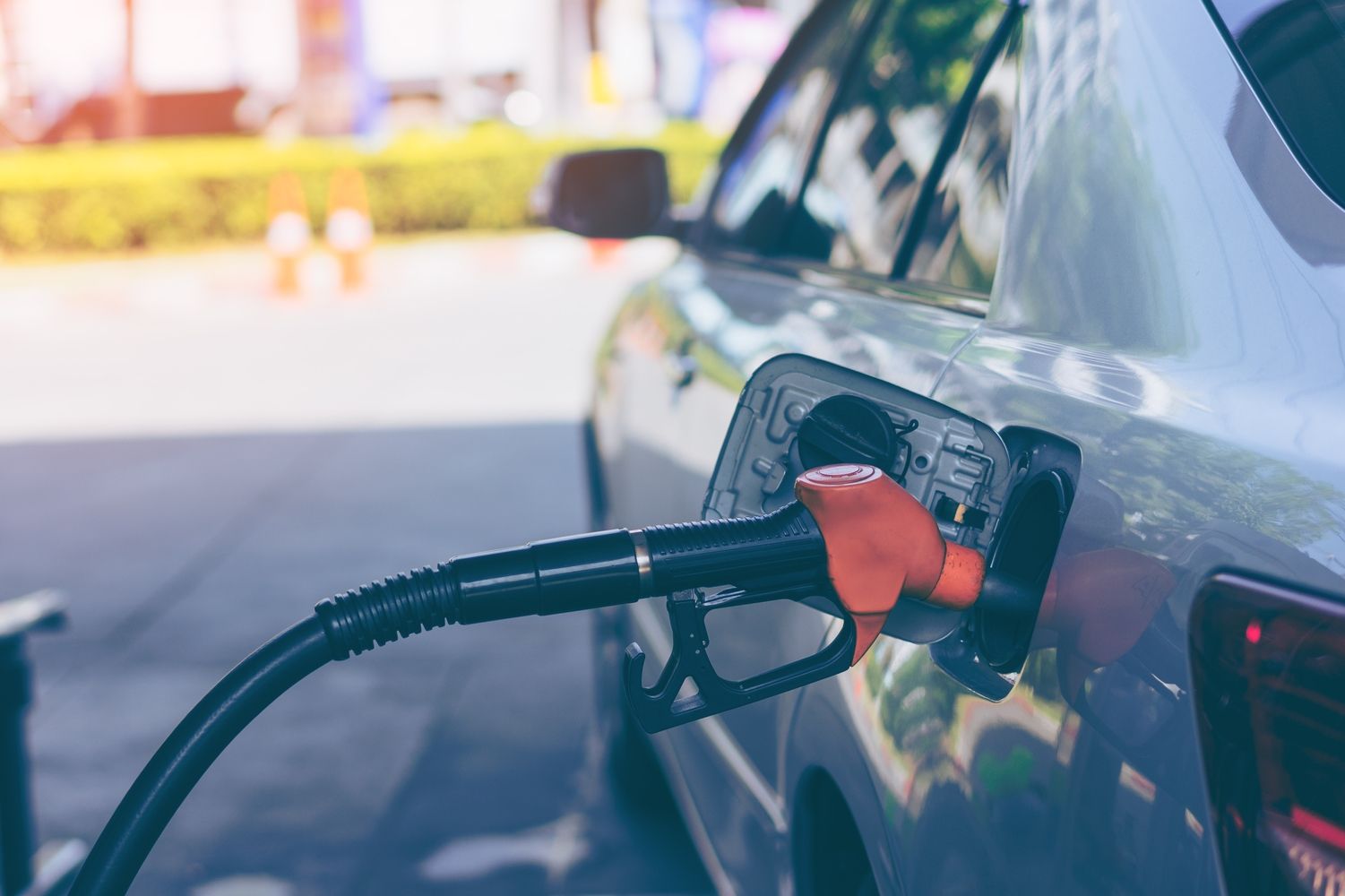 Woman Is Shocked After a Colleague Requested Gas Money After Giving Her ...