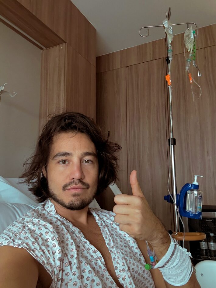 Tiago Iorc é internado às pressas com hérnia e faz alerta: ‘Cuidem da ...