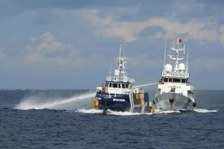 Chinese coast guard rams and damages a Philippine vessel in South China Sea