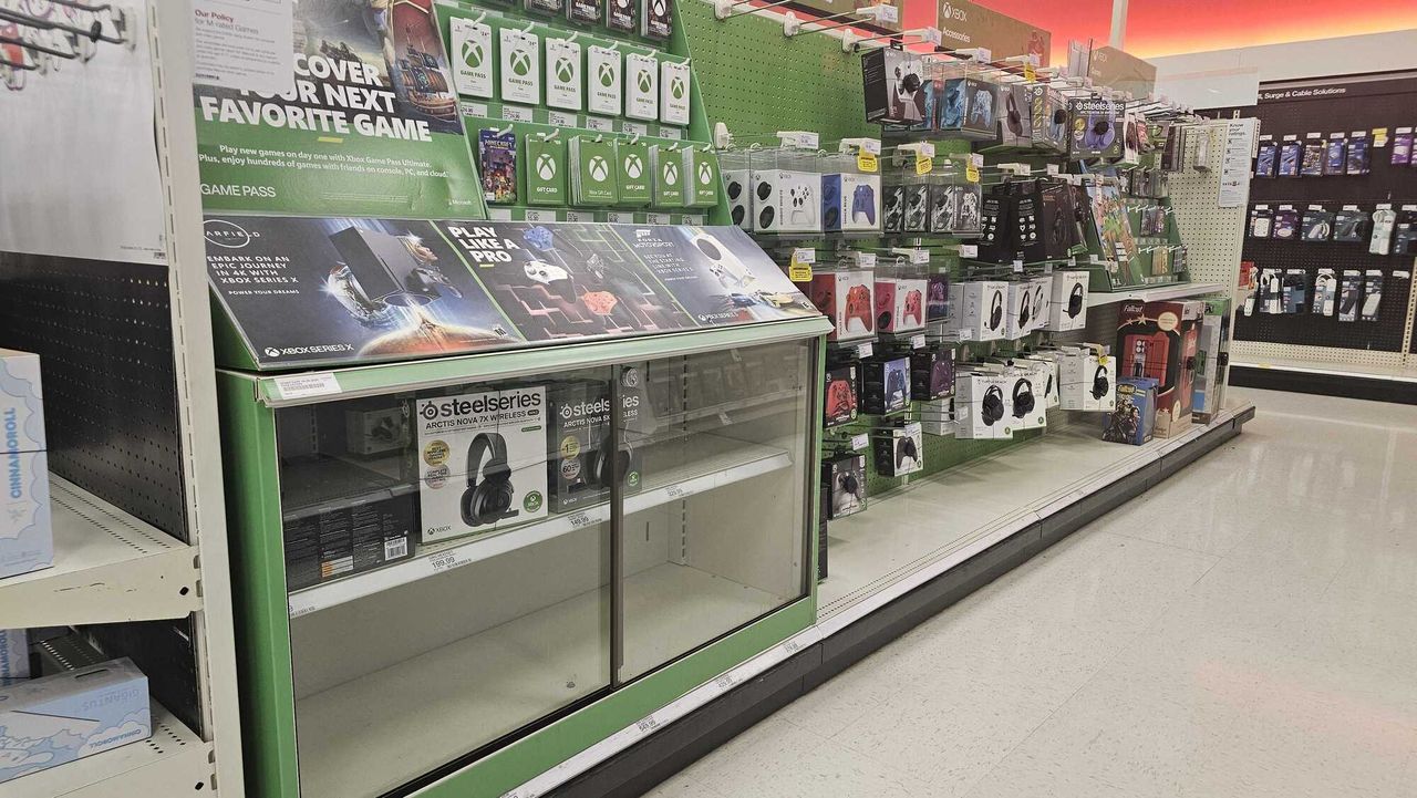 No, Target and Walmart are not removing Xbox products from their stores ...