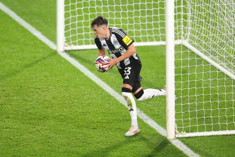 Newcastle United young forward posts 13-word update from hospital bed ...