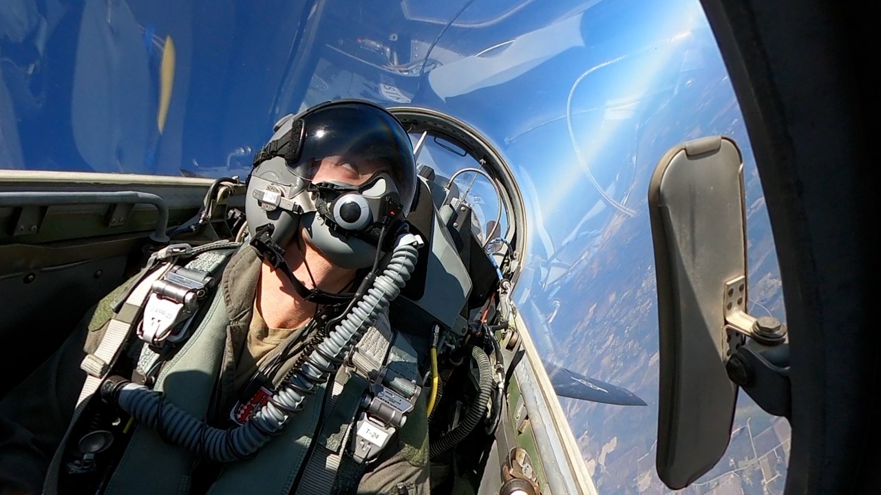 2 v 1 Dogfighting in the T-38 - Air Combat Maneuvering Sortie as the Bandit