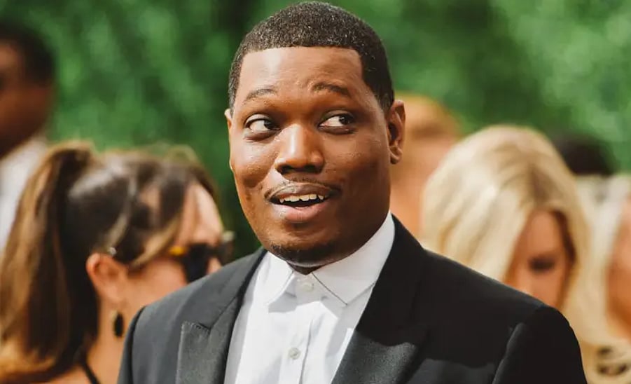 SNL's Weekend Update co-host Michael Che says he's 'very sick' just ...