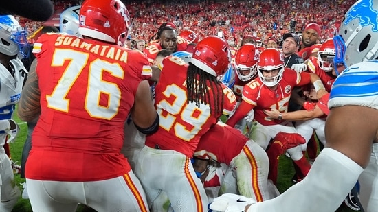Mahomes makes big accusation on Lions, Brian Branch amid JuJu Smith ...
