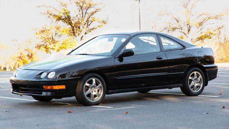 10 Underrated Sports Cars Every Gearhead Should Own