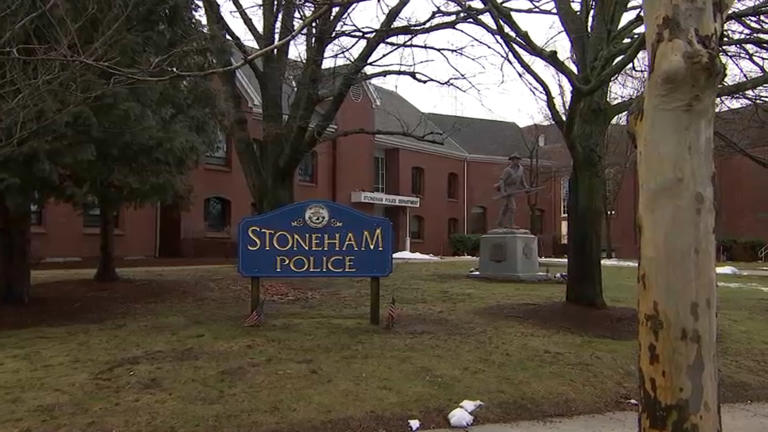 2 injured in overnight stabbing, Stoneham police say