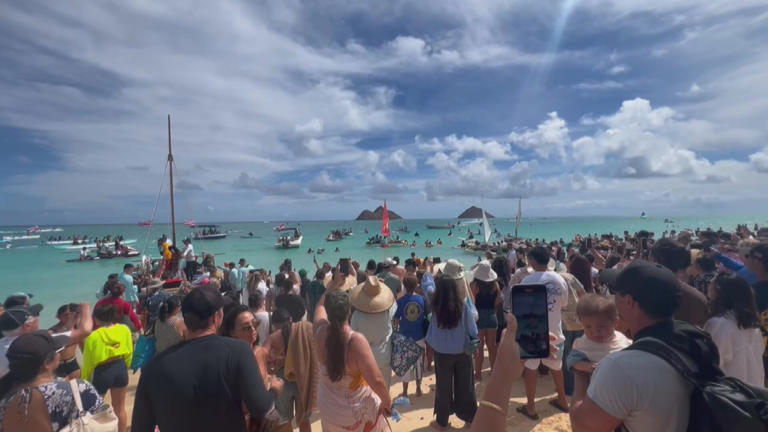 About a thousand gather to honor the life of well-known waterman Hopena ...