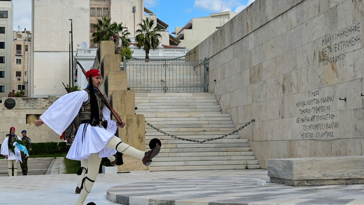 Ενα «κουβάρι» οι αρμοδιότητες για τον Άγνωστο Στρατιώτη