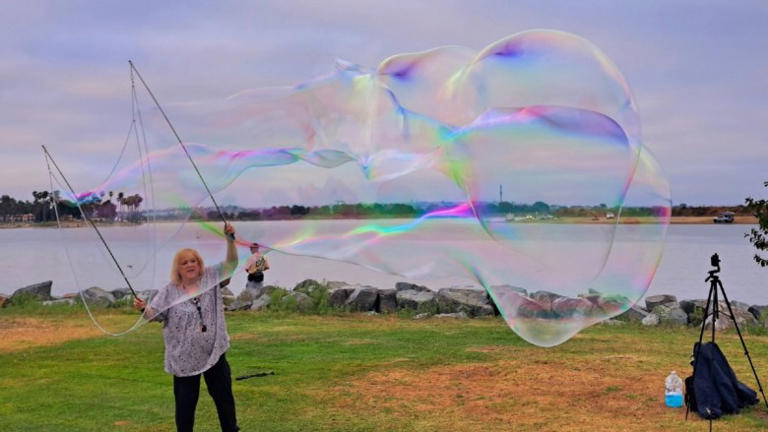 ‘Bubble Queen of Mission Bay’ Reggie Dyer Veit reigns with joy