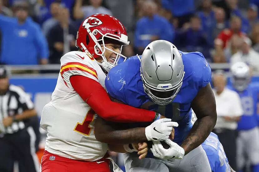 Fans stunned as tension erupts in Chiefs vs Lions after Patrick Mahomes ...