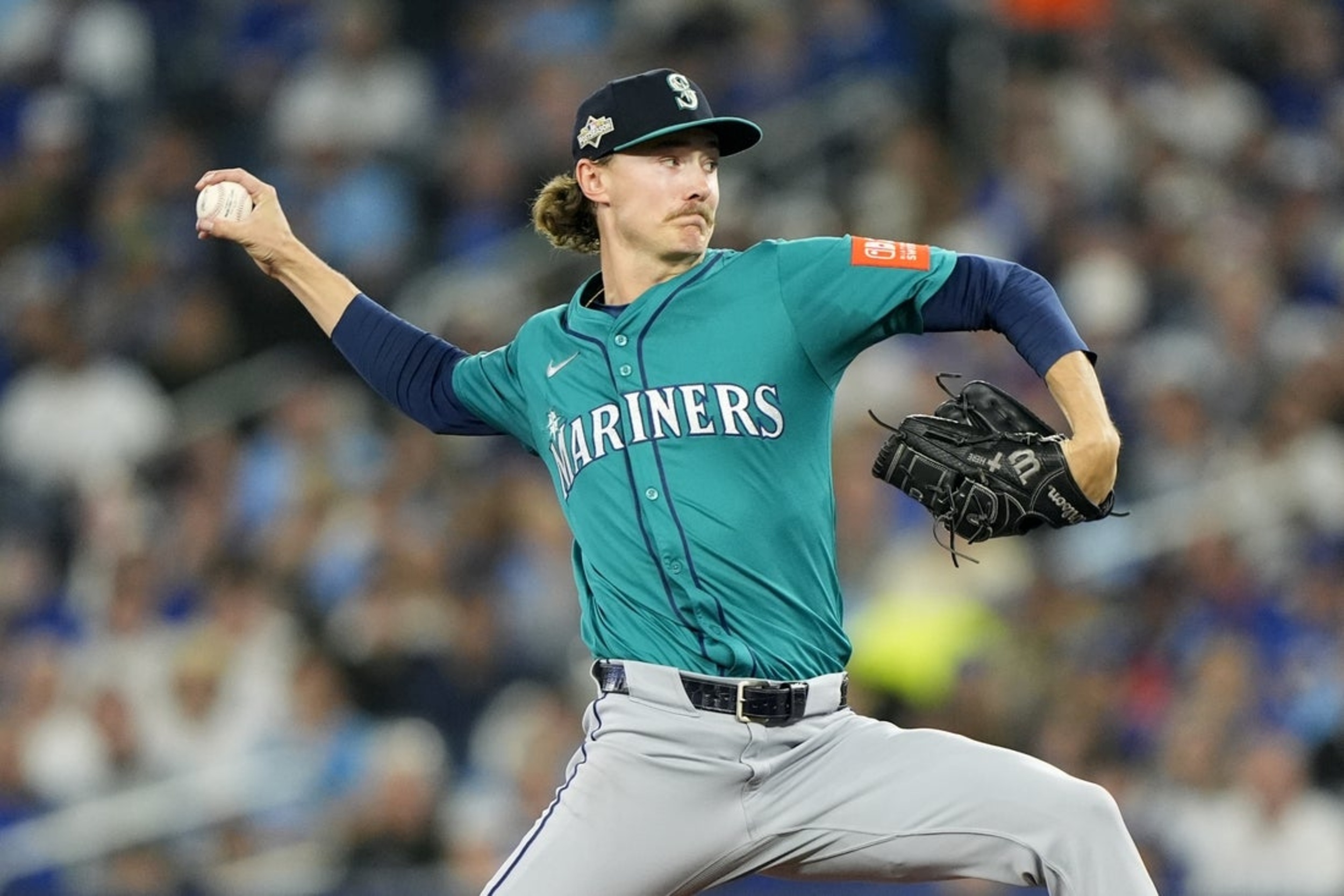 Mariners quiet Blue Jays' bats, take ALCS Game 1