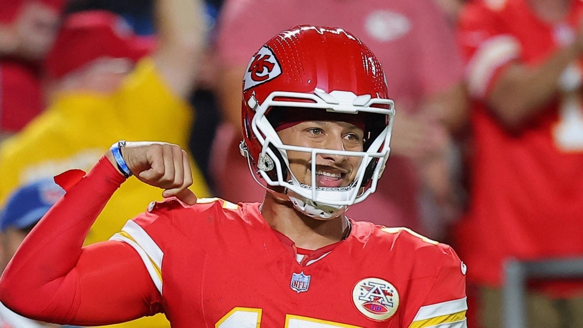 NFL: Historic! Patrick Mahomes Reaches 300 Touchdowns in Chiefs ...