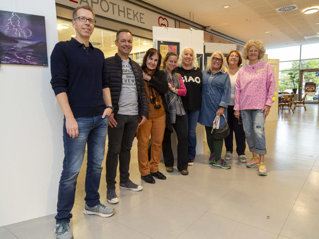 Künstlerinnen und Künstler zeigen Werke im Poinger City Center