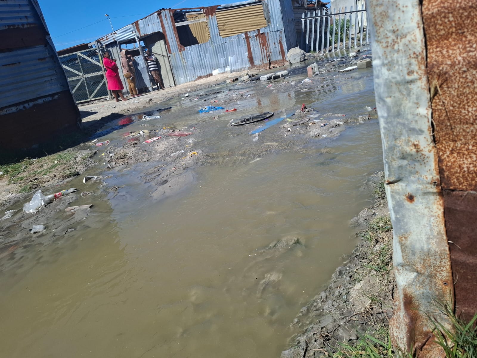 Sewage floods Makhaza homes after pipe burst