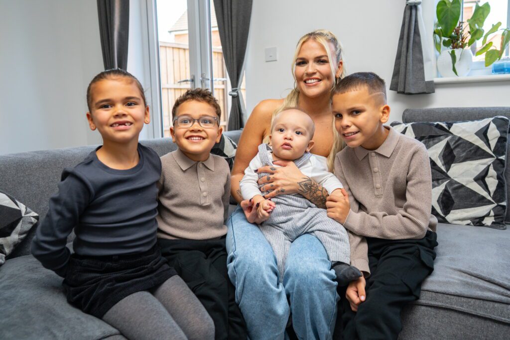 Brave 7-year-old helps mum deliver baby on bathroom floor