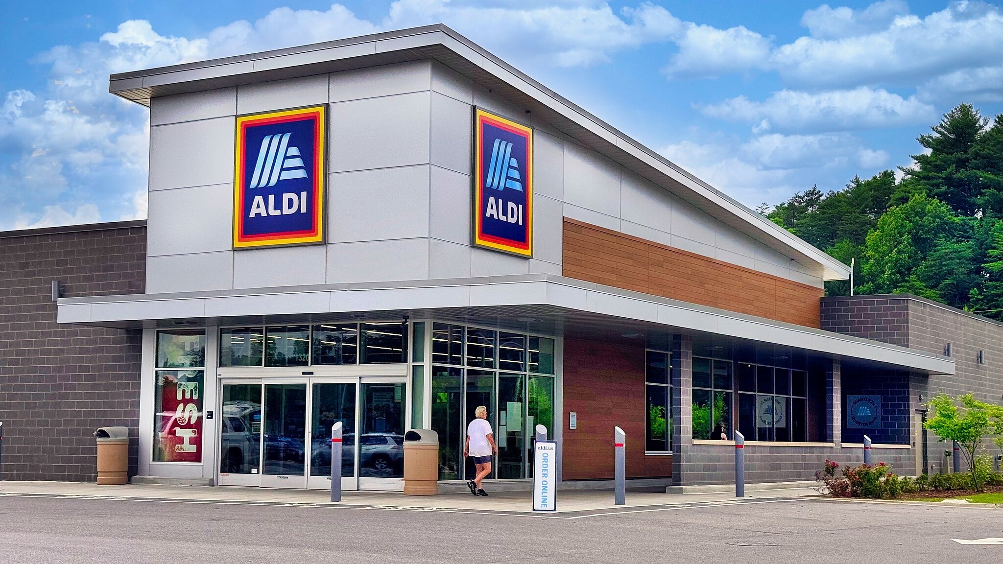Aldi recalls two holiday snacks