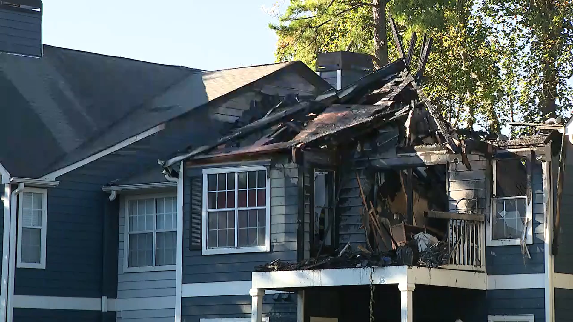Dozens displaced after large apartment fire in Norcross