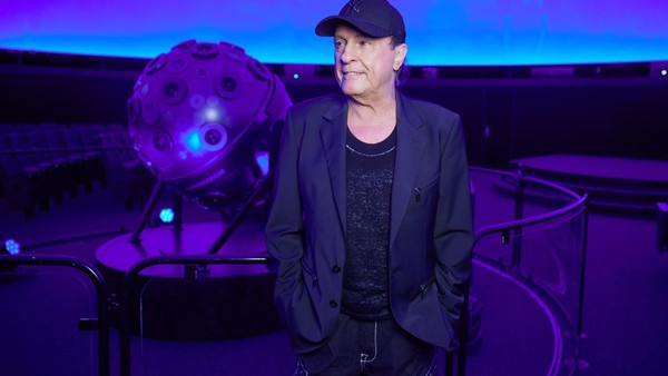 Große Ehre für Peter Schilling – Immersive Shows im Planetarium