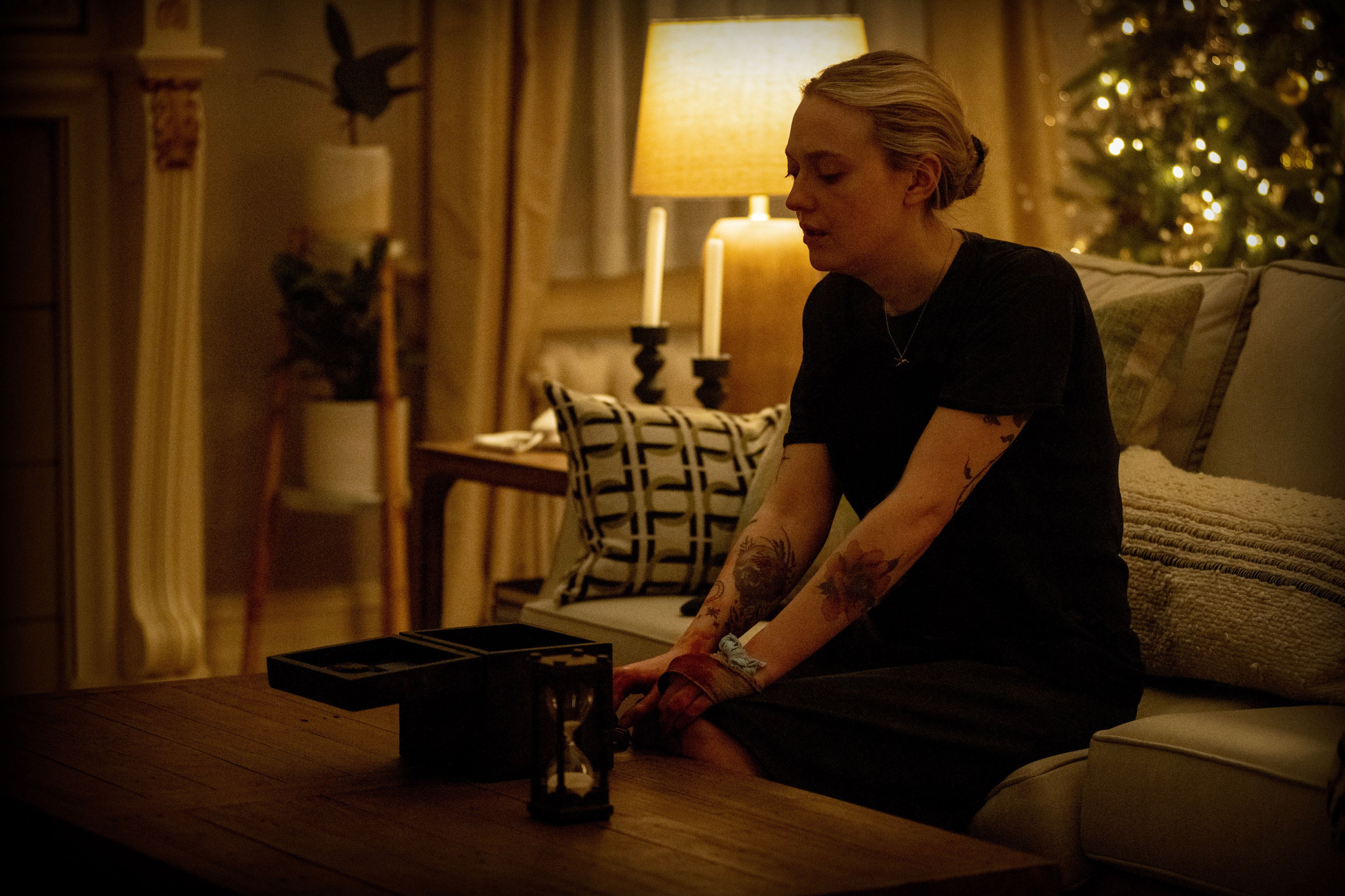 Dakota Fanning faces her fears alone in 'Vicious.' In real life, she ...