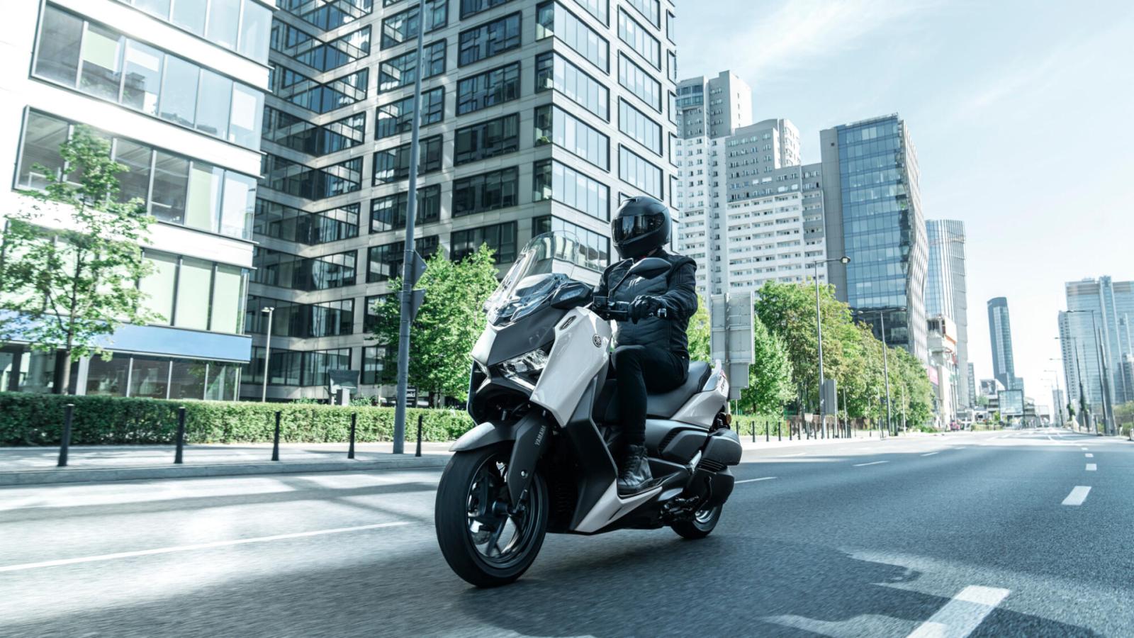Yamaha XMAX 300 -Ξεκινούν τα test ride για το premium sport scooter