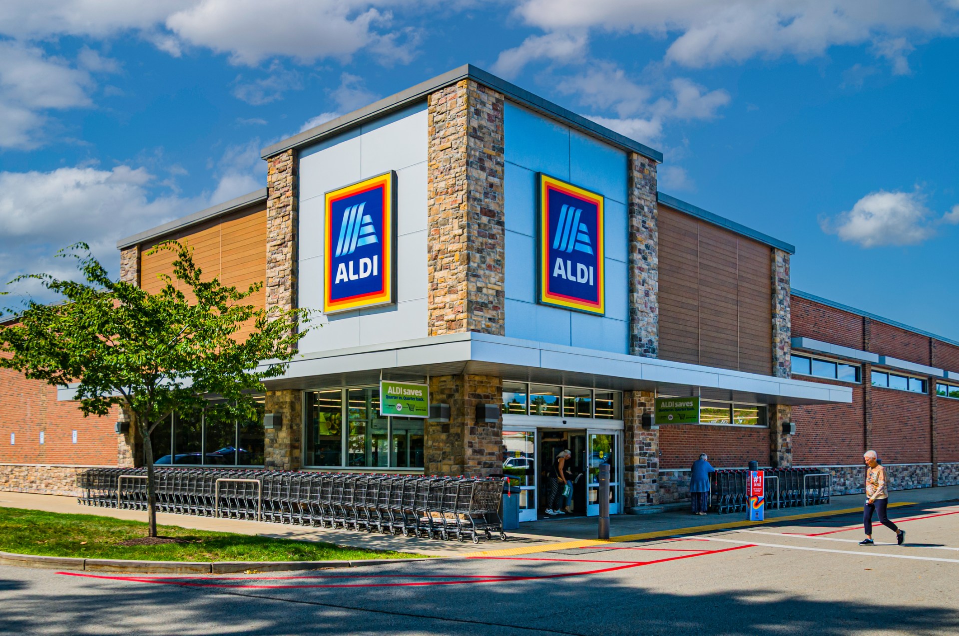 Aldi launches new cake sandwich 'better than M&S'