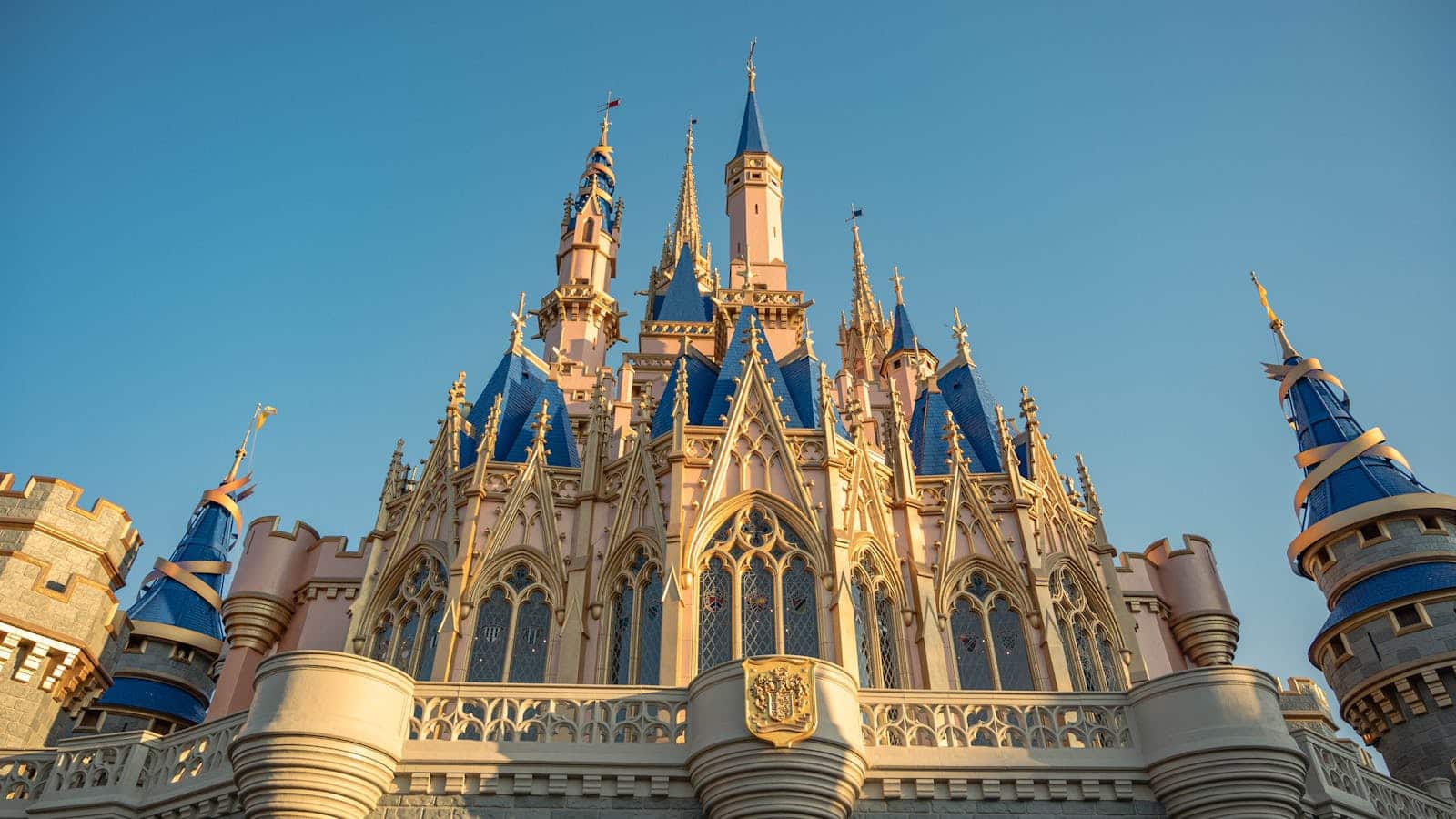 12 iconic U.S. landmarks that look different in real life