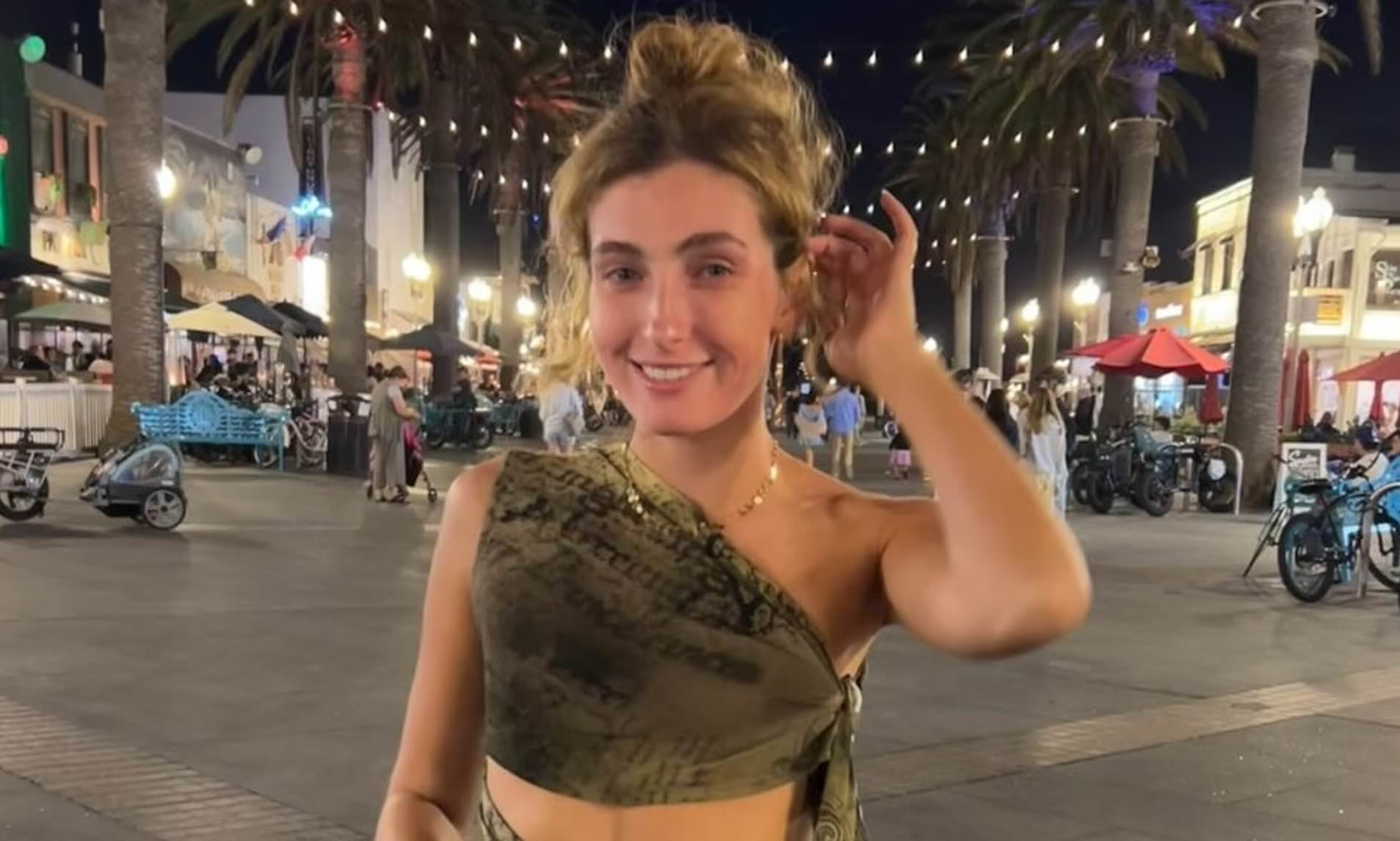 Nut allergy sufferer, 28, was left fearing she could die after pecan ...