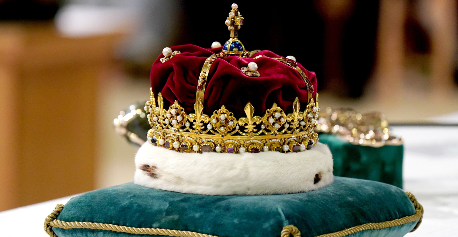 The royal family's cursed diamond and its dark history