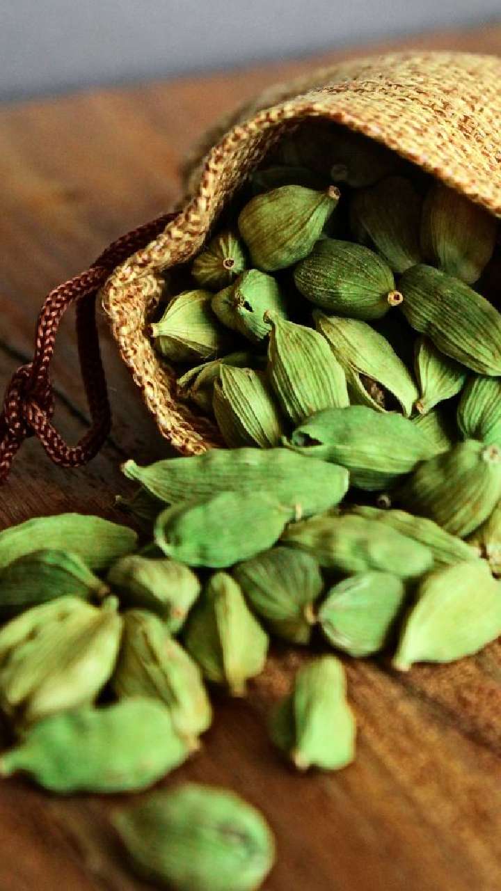 Check Out The Tips To Identify The Fake Cardamom