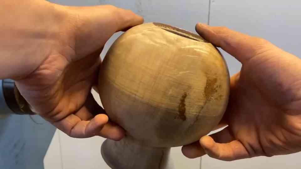 Por qué esta esfera de madera no es lo que parece